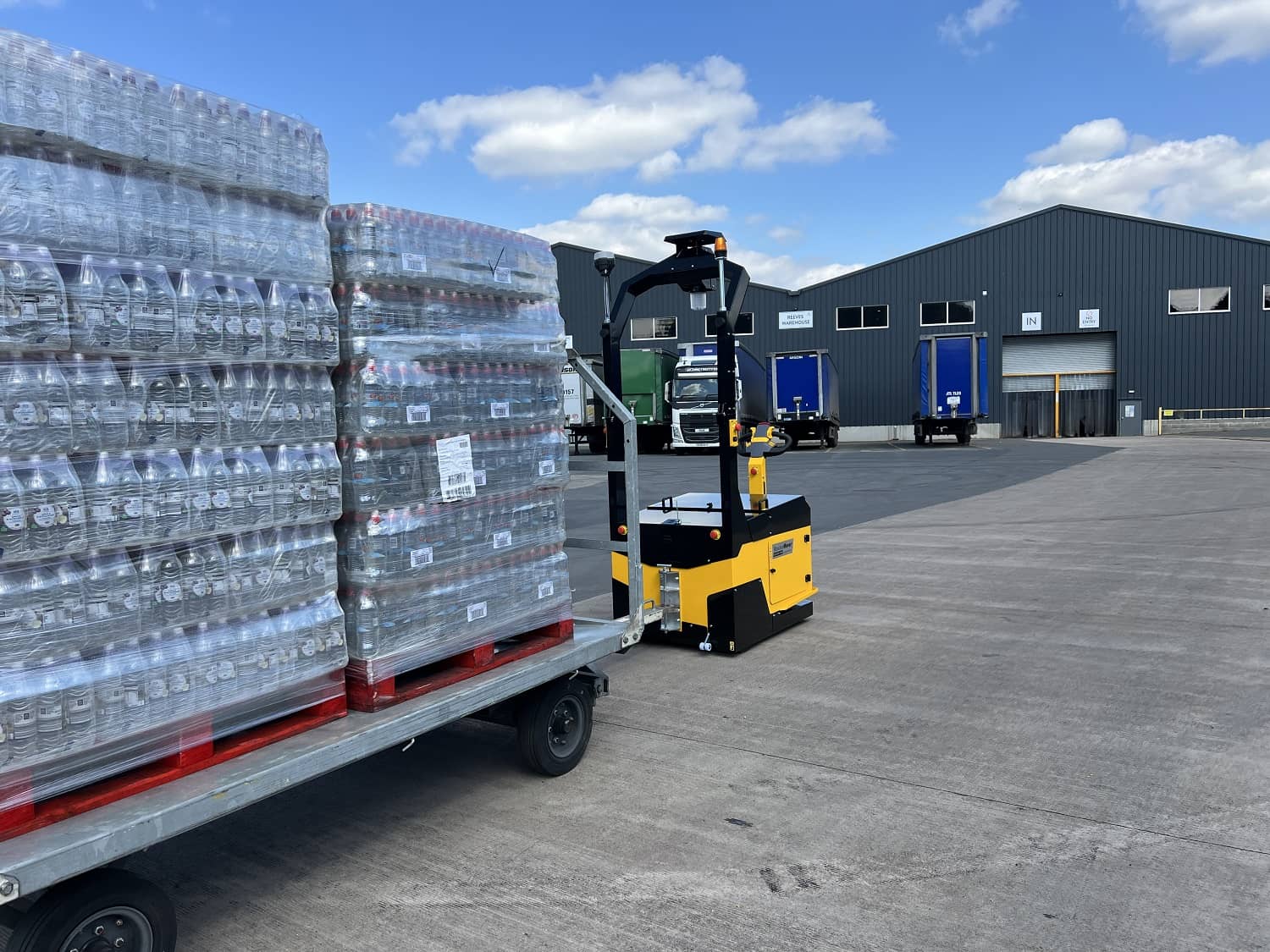 How to Buy a Tugger AGV: Advice From 3 Industry Experts